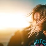 Best Camera Settings for Sunset Portraits (Plus 10 Sunset Poses)