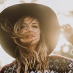 Best Camera Settings for Sunset Portraits (Plus 10 Sunset Poses)