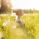 Spring Photoshoot Ideas (15 Creative Tips to Get You Inspired)