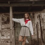 Cute Poses for Instagram: 20 Flattering Shots for Every Woman's IG Feed