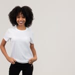 20 Easy Photoshoot Poses for Women (with Example Pictures)