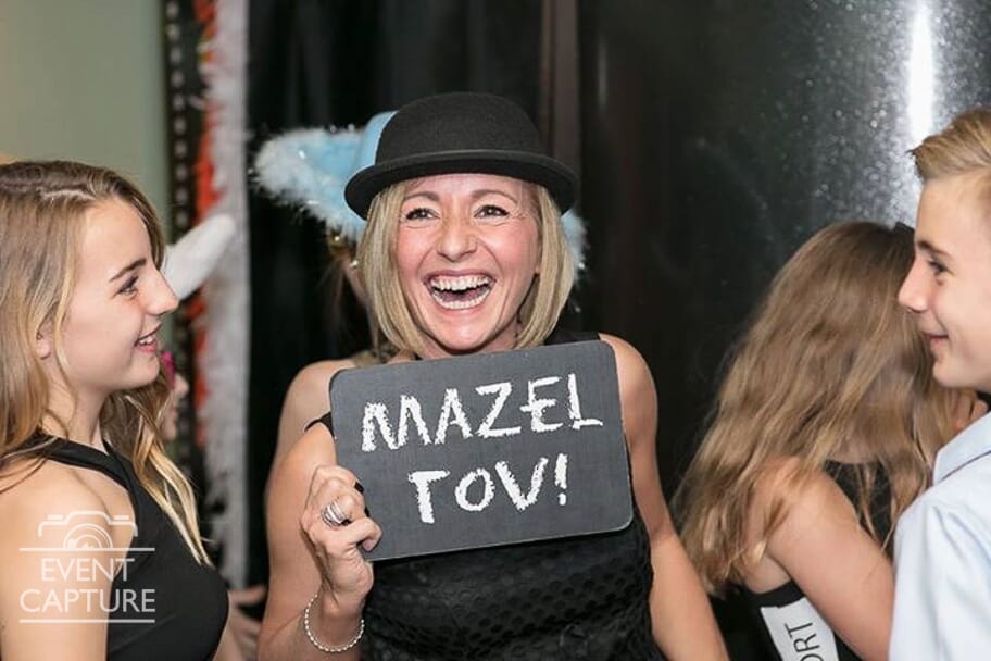 Capturing Emotions in Event Photography to Tell a Story